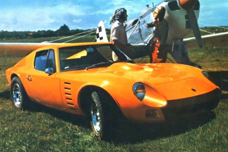 Australia’s own sports car - Bolwell - Repco Garage